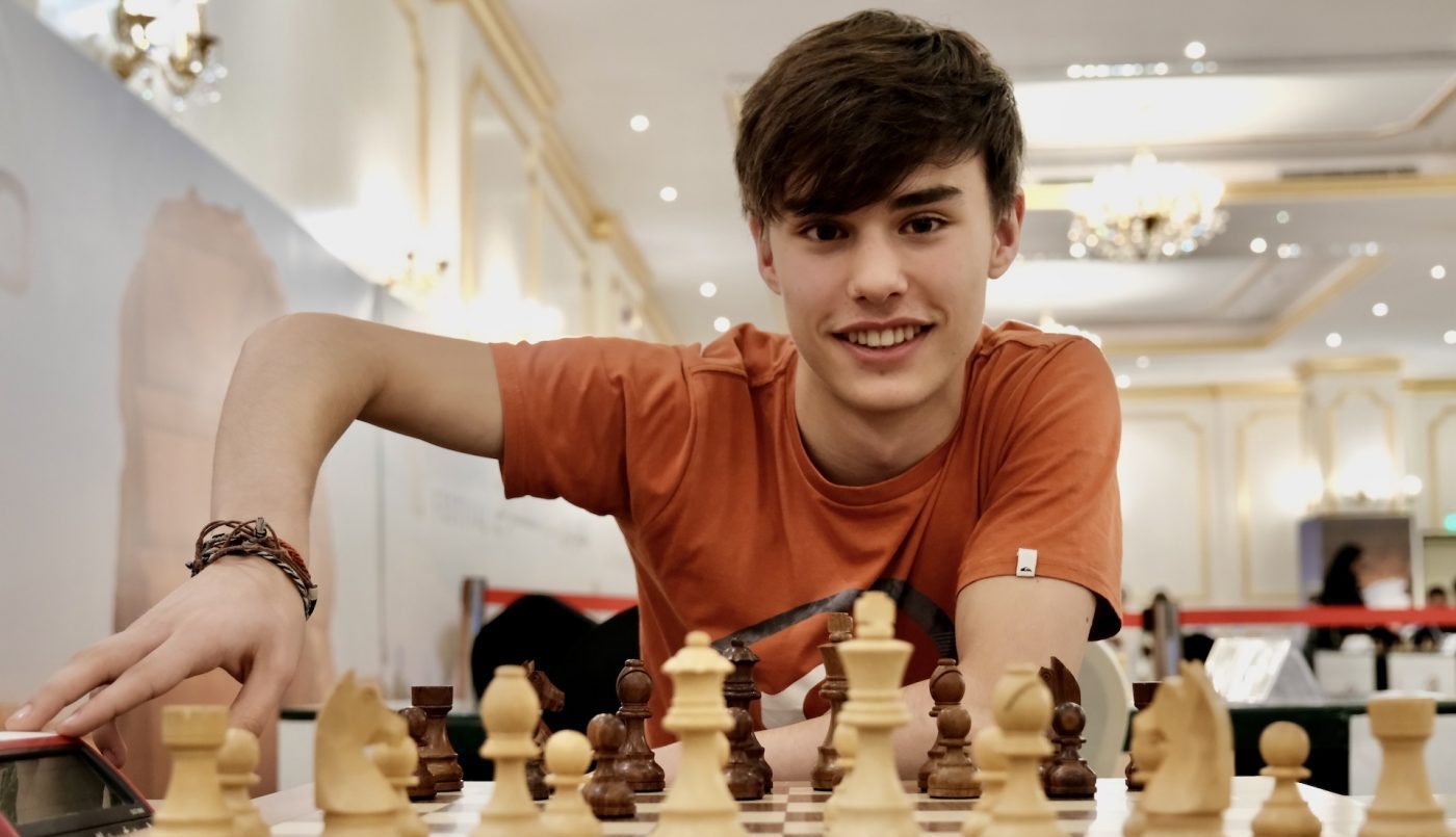 Jaime Rey: «No me da envidia salir menos que otros jóvenes, es la vida que he elegido» • Damas y ...